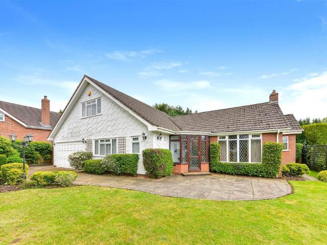 4 bedroom detached bungalow for sale
