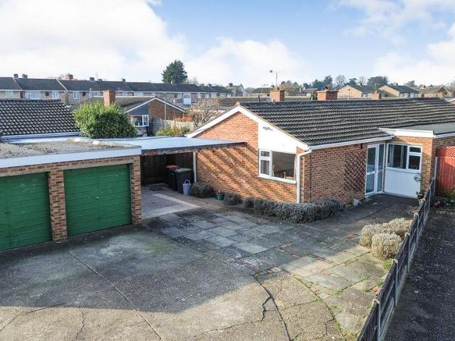 4 bedroom detached bungalow for sale