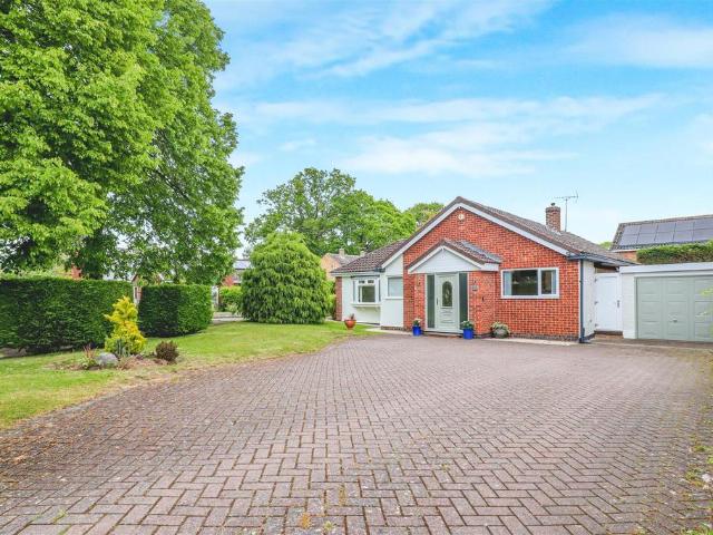 4 bedroom detached bungalow for sale