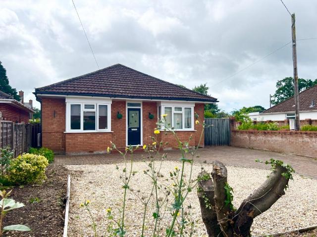4 bedroom detached bungalow for sale