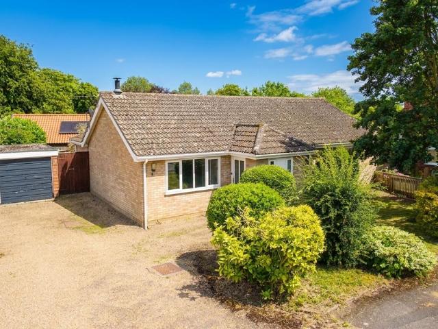 4 bedroom detached bungalow for sale