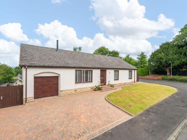 4 bedroom detached bungalow for sale