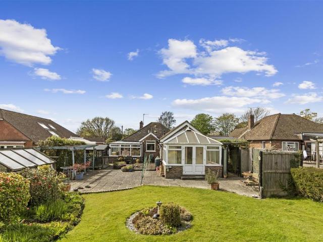 4 bedroom detached bungalow for sale