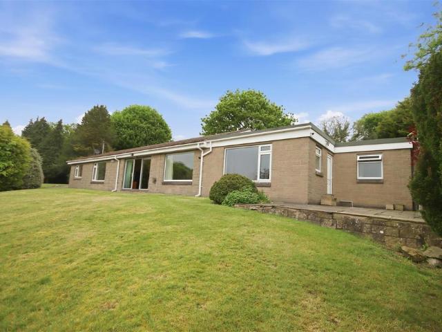 4 bedroom detached bungalow for sale