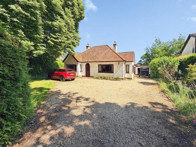 4 bedroom detached bungalow for sale