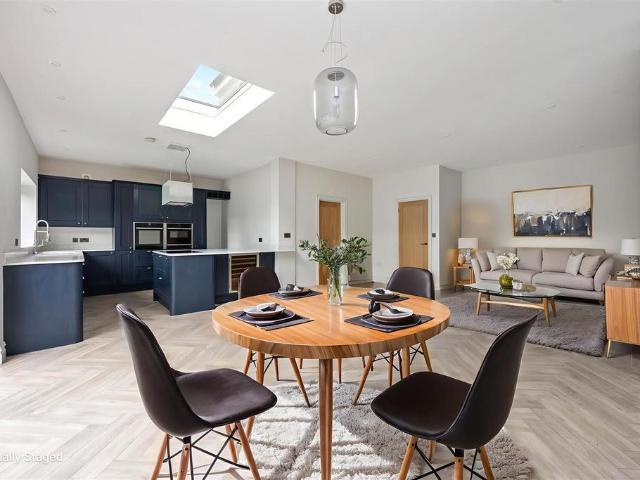 4 bedroom detached bungalow for sale
