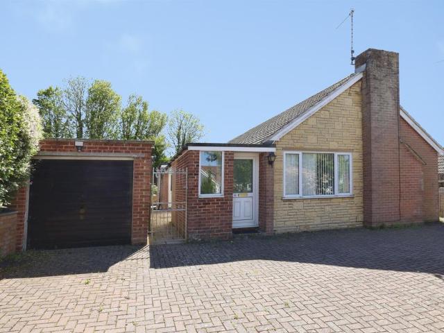 4 bedroom detached bungalow for sale