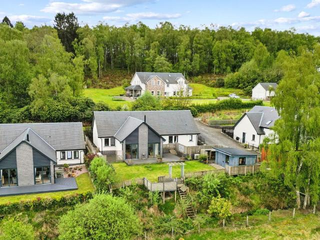 4 bedroom detached bungalow for sale