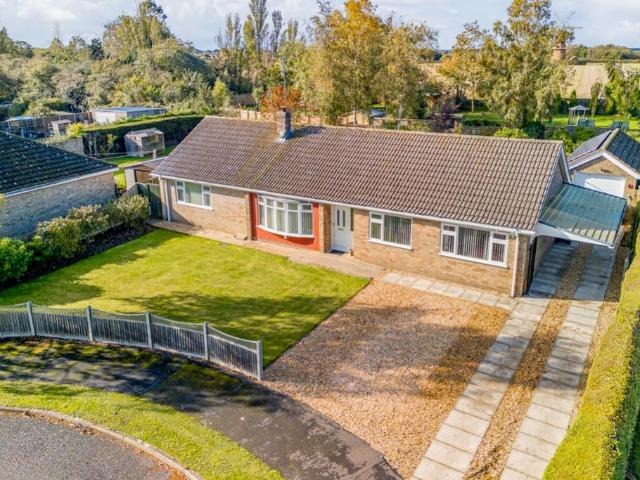 4 bedroom detached bungalow for sale