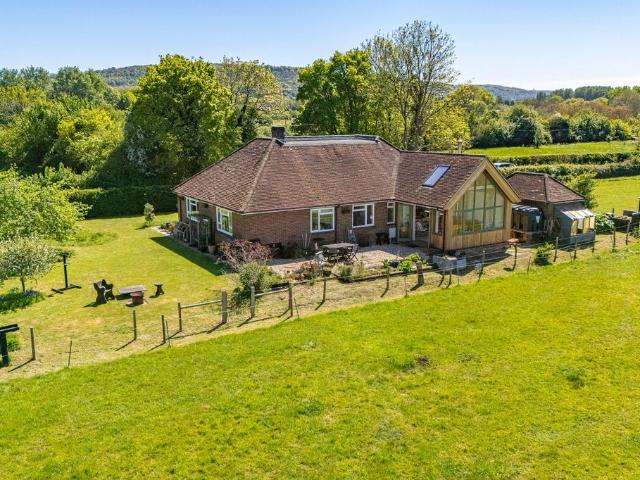 4 bedroom detached bungalow for sale