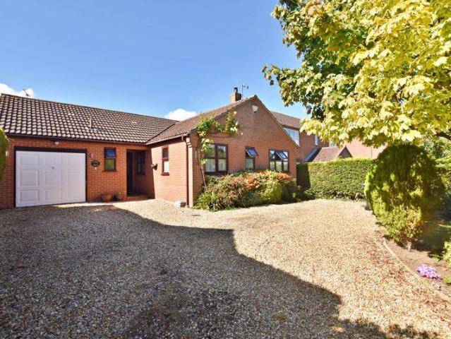 4 bedroom detached bungalow for sale