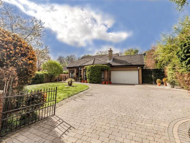4 bedroom detached bungalow for sale