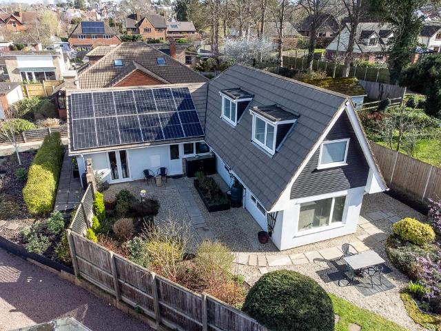 4 bedroom detached bungalow for sale