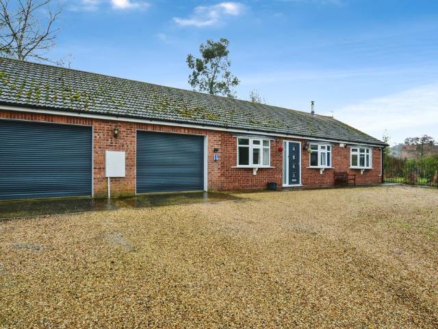 4 bedroom detached bungalow for sale