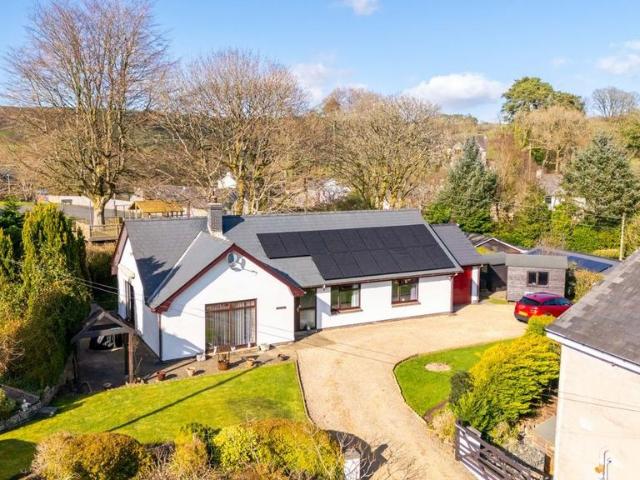 4 bedroom detached bungalow for sale