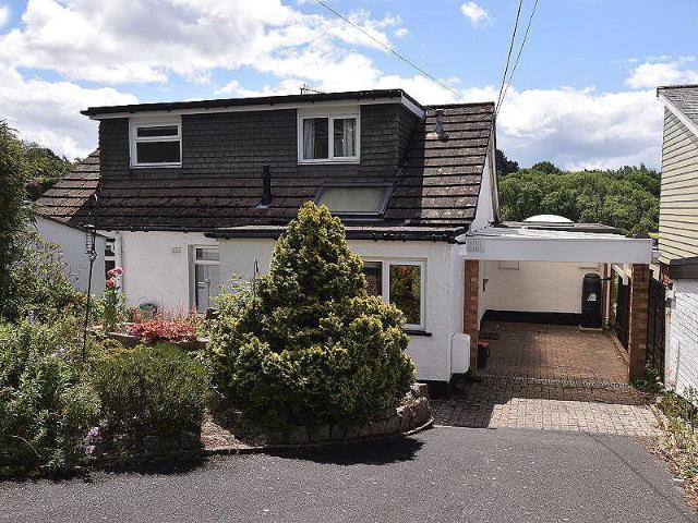 4 bedroom detached bungalow for sale
