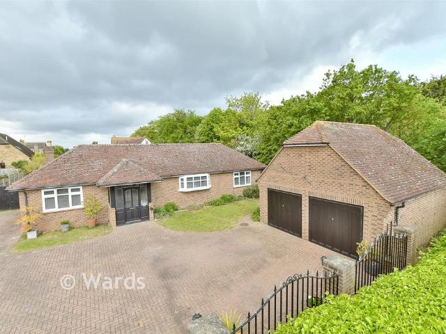 4 bedroom detached bungalow for sale