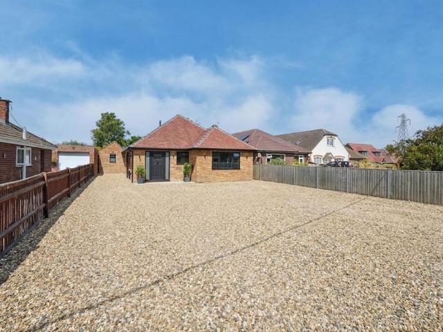 4 bedroom detached bungalow for sale