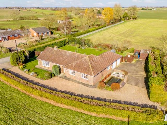 4 bedroom detached bungalow for sale