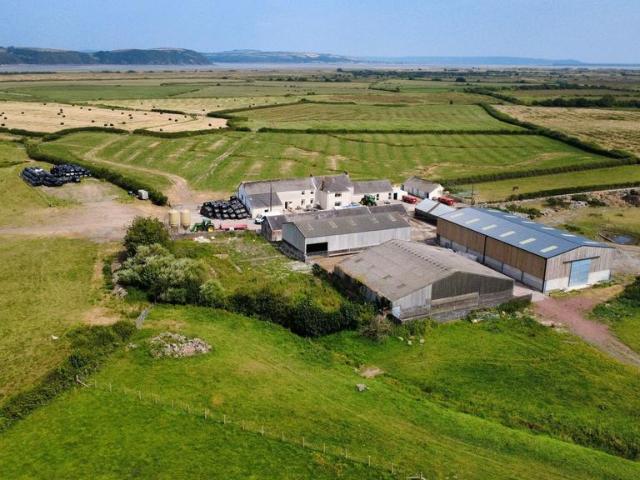 4 bedroom detached bungalow for sale