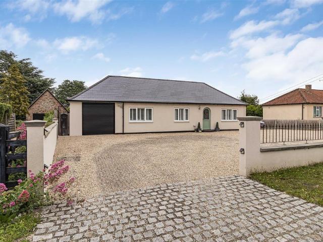 4 bedroom detached bungalow for sale
