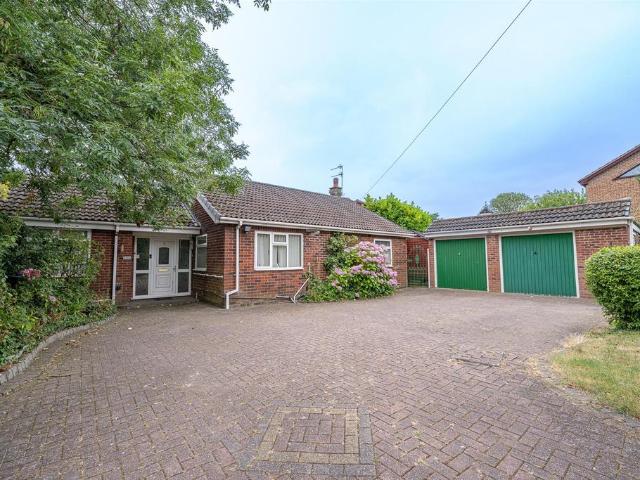 4 bedroom detached bungalow for sale