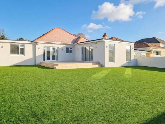 4 bedroom detached bungalow for sale
