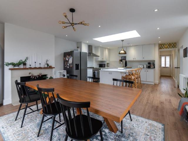 4 bedroom detached bungalow for sale