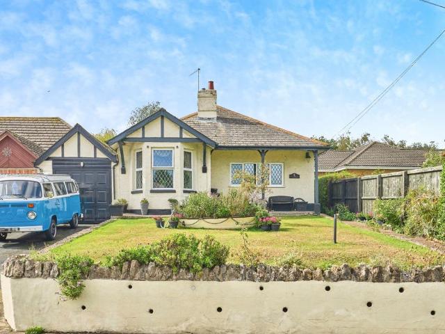 4 bedroom detached bungalow for sale