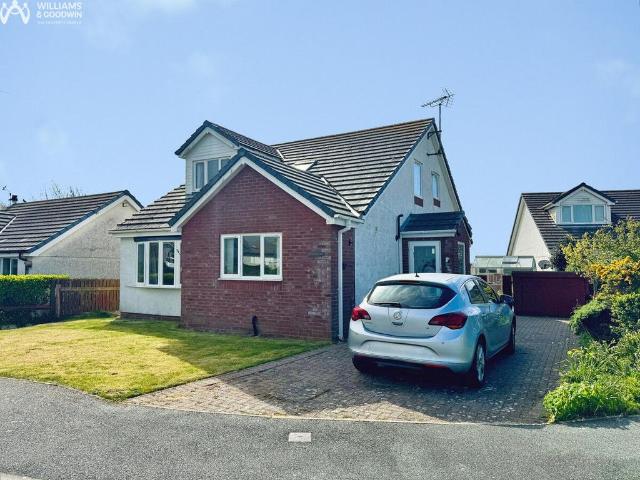 4 bedroom detached bungalow for sale
