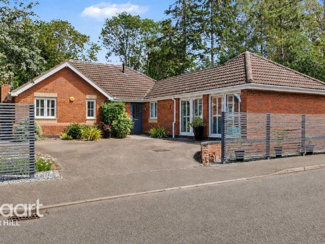 4 bedroom detached bungalow for sale
