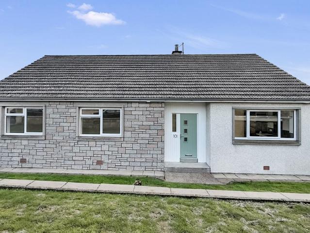 4 bedroom detached bungalow for sale