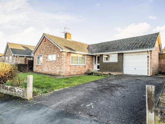 3 bedroom detached bungalow for sale