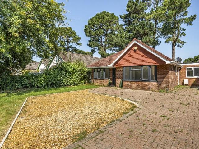 4 bedroom detached bungalow for sale