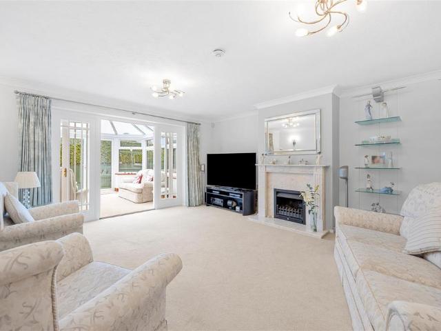 4 bedroom detached bungalow for sale