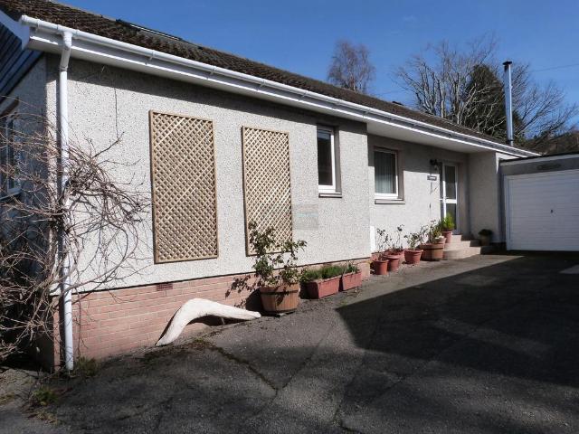 4 bedroom detached bungalow for sale