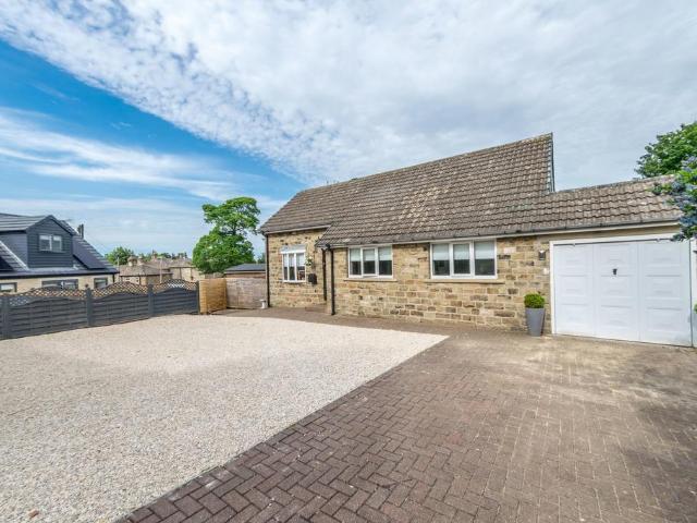 4 bedroom detached bungalow for sale