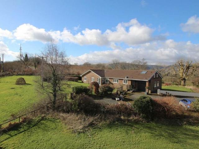 4 bedroom detached bungalow for sale