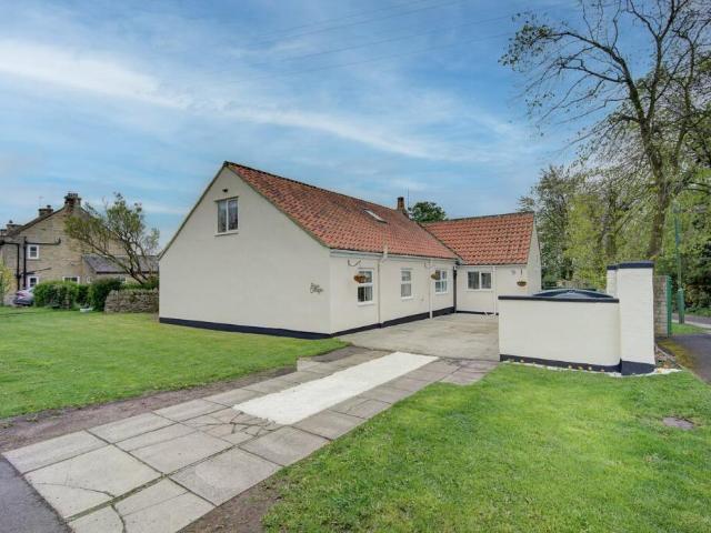 4 bedroom detached bungalow for sale
