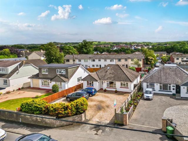 4 bedroom detached bungalow for sale