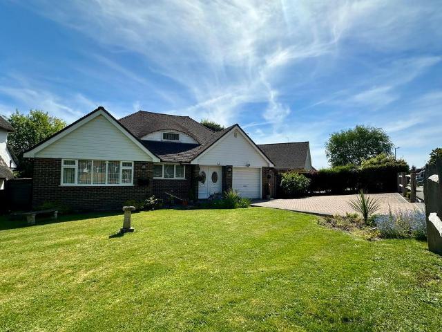 4 bedroom detached bungalow for sale