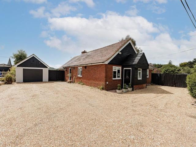 4 bedroom detached bungalow for sale