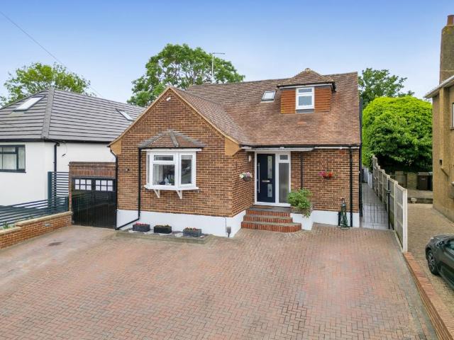 4 bedroom detached bungalow for sale