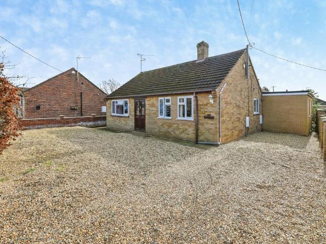 6 bedroom detached bungalow for sale