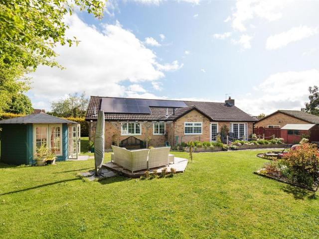 4 bedroom detached bungalow for sale