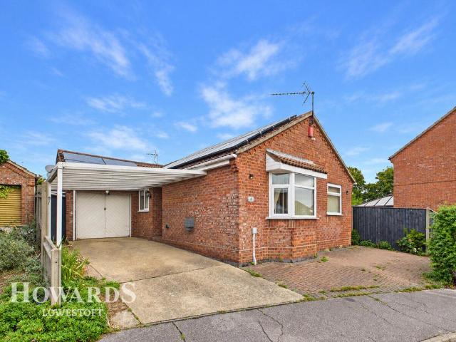 4 bedroom detached bungalow for sale