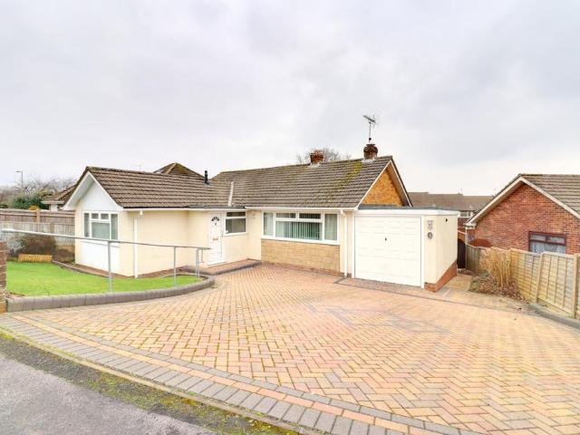 4 bedroom detached bungalow for sale