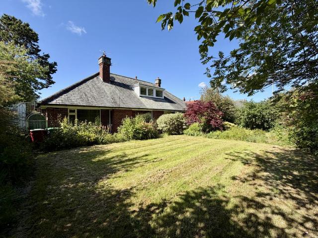 4 bedroom detached bungalow for sale