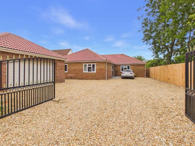 4 bedroom detached bungalow for sale