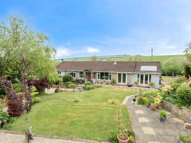 4 bedroom detached bungalow for sale
